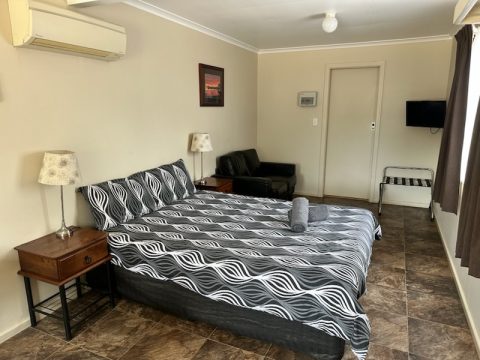 Cabins - Hawker Caravan Park